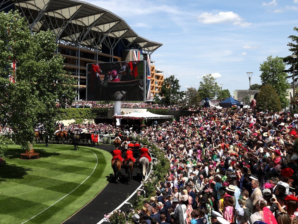 Royal Ascot 2025 Hospitality Packages with Tickets | Gullivers Sports ...